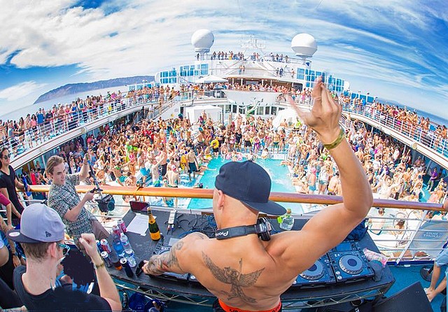 The Norwegian Pearl soon to become the largest floating night club on ...